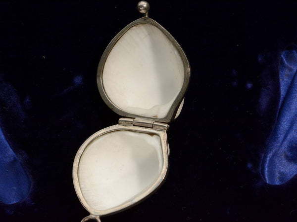c1970 Seashell Locket – Erie Basin